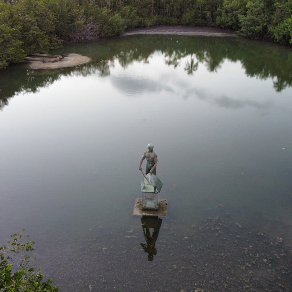 Monumento al Pirata Roberto Cofresí - Ciudad Cabo Rojo